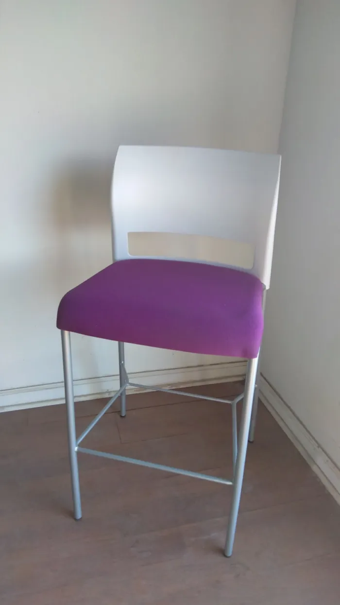 Steelcase Model 490710 - Creative Business Used Furniture