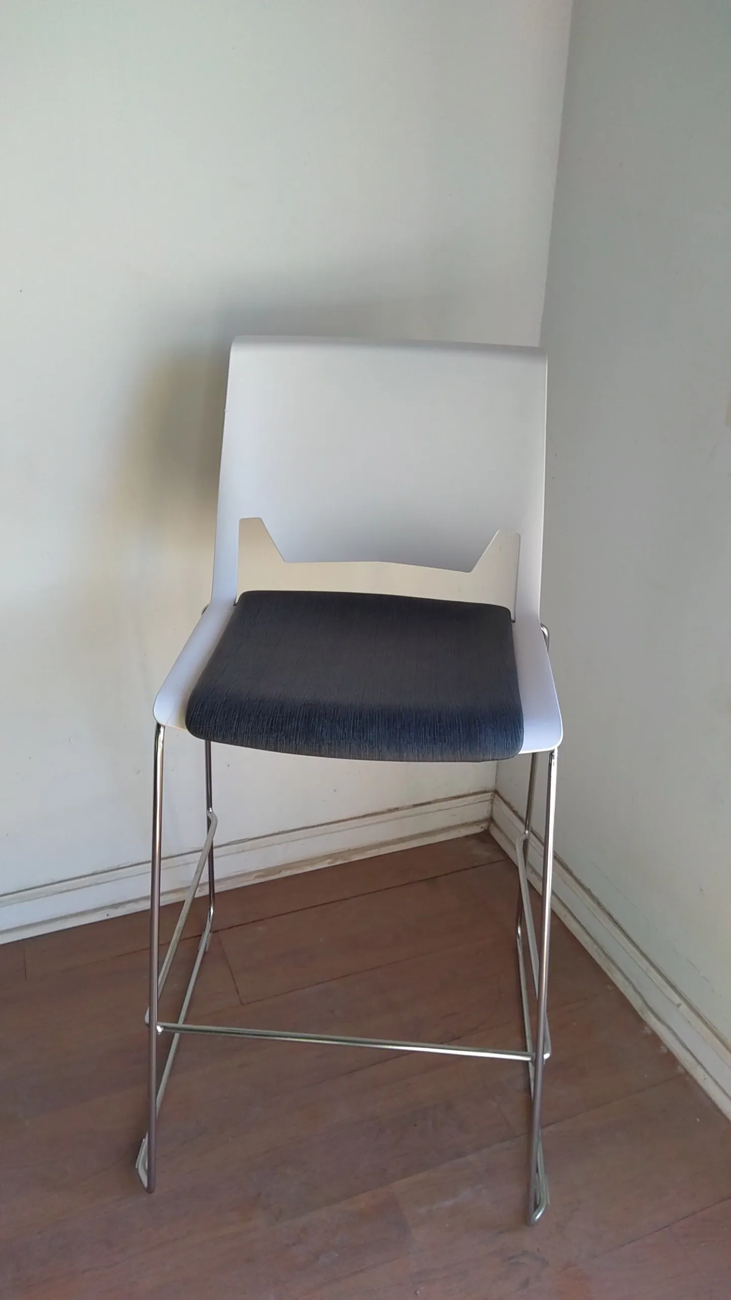 Steelcase Model 490710 - Creative Business Used Furniture